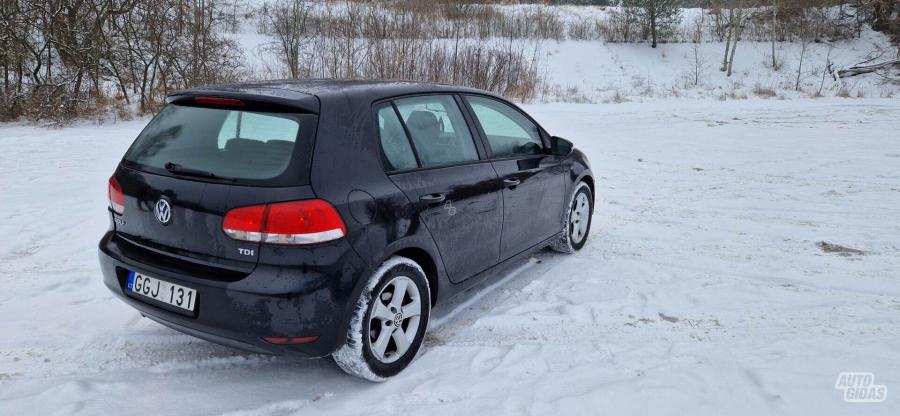 Melns Volkswagen Golf 2010 Kauņa, ar dzinēja tilpumu 1.60 L un nobraukumu 251 tūkst. km par 3500 €, foto 5 vietnē AUTOMOTO.COM.LV
