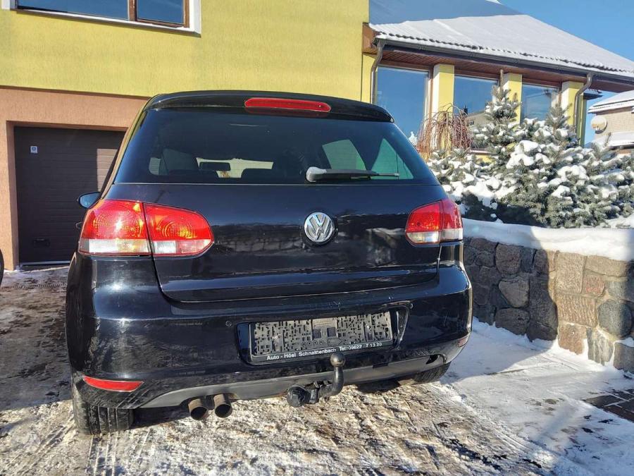 Melns Volkswagen Golf 2010 Rokiškis, ar dzinēja tilpumu 1.39 L un nobraukumu 141 tūkst. km par 2900 €, foto 4 vietnē AUTOMOTO.COM.LV