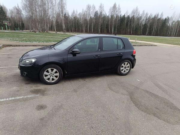 Melns Volkswagen Golf 2010 Kuršėnai, ar dzinēja tilpumu 1.97 L un nobraukumu 260 tūkst. km par 2150 €, foto 1 vietnē AUTOMOTO.COM.LV