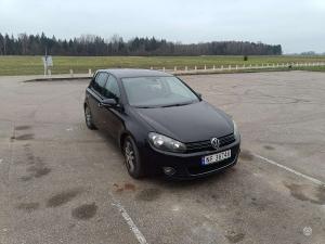 Black Volkswagen Golf 2010 in Kursenai, with an engine capacity of 1.97 L and mileage of 260 thousand km for 2150 €, photo 4 on AUTOMOTO.COM.LV