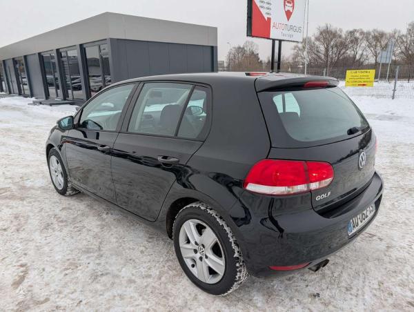 Black Volkswagen Golf 2010 in Taurage, with an engine capacity of 1.39 L and mileage of 162 thousand km for 4400 €, photo 7 on AUTOMOTO.COM.LV