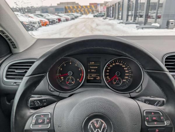 Melns Volkswagen Golf 2010 Tauragė, ar dzinēja tilpumu 1.39 L un nobraukumu 162 tūkst. km par 4400 €, foto 11 vietnē AUTOMOTO.COM.LV