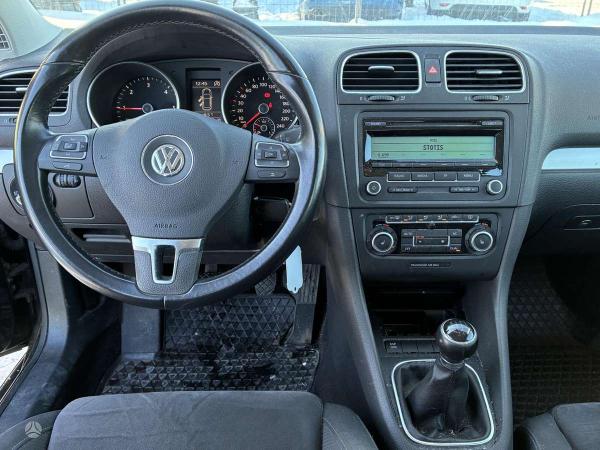 Melns Volkswagen Golf 2010 Marijampole, ar dzinēja tilpumu 1.60 L un nobraukumu 125 tūkst. km par 2600 €, foto 7 vietnē AUTOMOTO.COM.LV