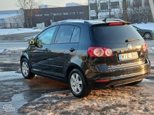 Melns Volkswagen Golf 2010 Kauņa, ar dzinēja tilpumu 1.60 L un nobraukumu 310 tūkst. km par 3900 €, foto 3 vietnē AUTOMOTO.COM.LV