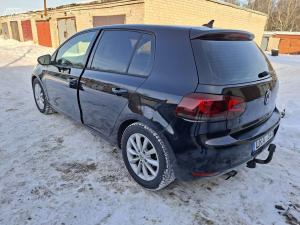Black Volkswagen Golf 2010 in Akmene, with an engine capacity of 2.00 L and mileage of 385 thousand km for 4000 €, photo 4 on AUTOMOTO.COM.LV