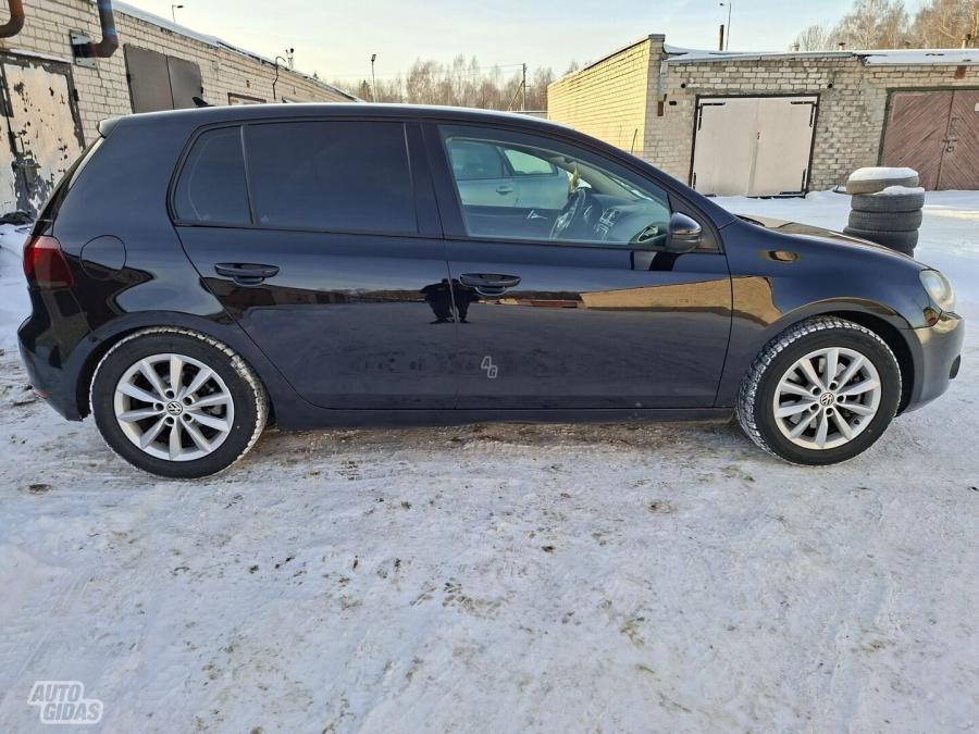 Black Volkswagen Golf 2010 in Akmene, with an engine capacity of 2.00 L and mileage of 385 thousand km for 4000 €, photo 7 on AUTOMOTO.COM.LV