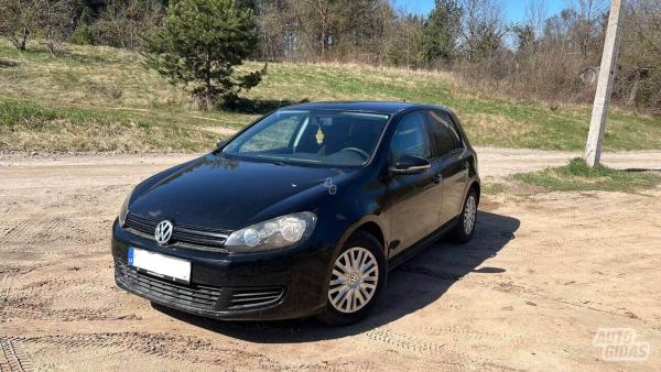 Melns Volkswagen Golf 2010 Viļņa, ar dzinēja tilpumu 1.40 L un nobraukumu 234 tūkst. km par 4000 €, foto 1 vietnē AUTOMOTO.COM.LV