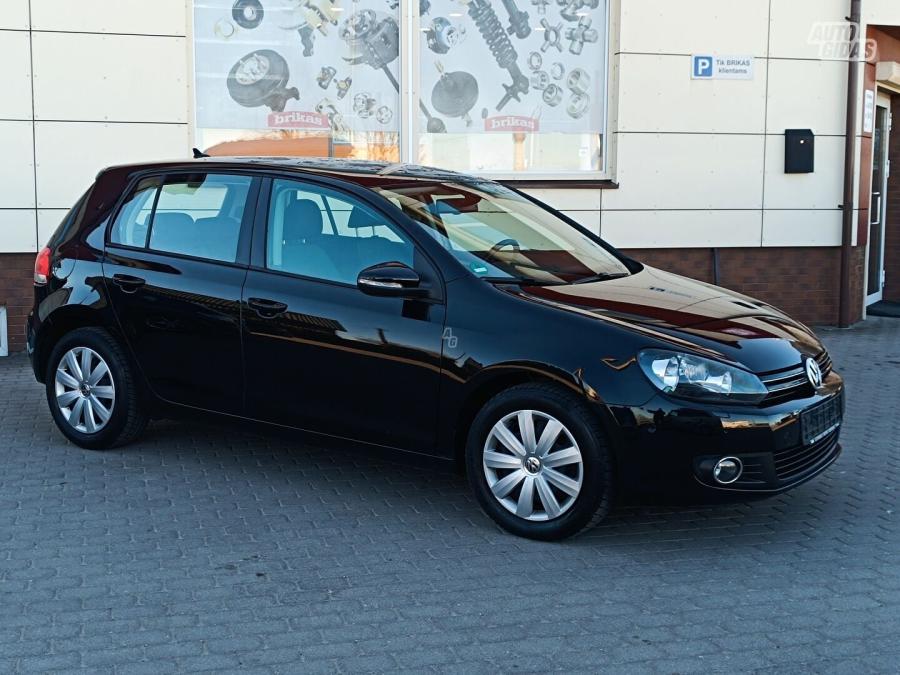 Melns Volkswagen Golf 2010 Kretinga, ar dzinēja tilpumu 1.60 L un nobraukumu 211 tūkst. km par 4950 €, foto 1 vietnē AUTOMOTO.COM.LV