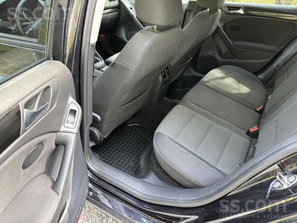 Black Volkswagen Golf 2010 in Riga, with an engine capacity of 1.60 L and mileage of 278 thousand km for 3200 €, photo 8 on AUTOMOTO.COM.LV