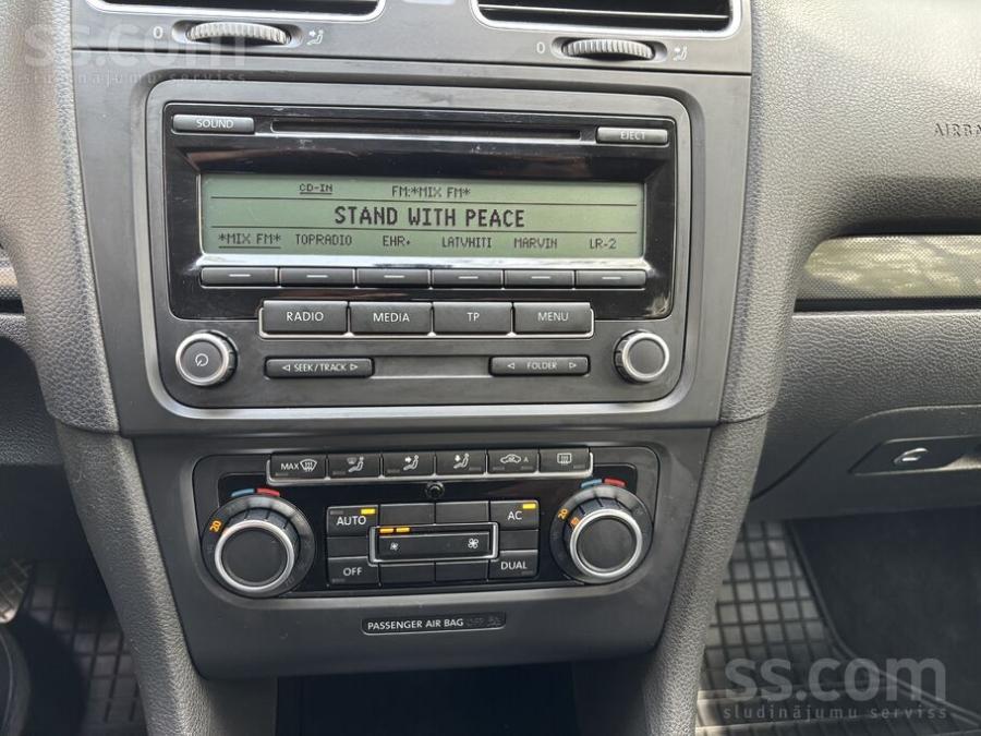 Melns Volkswagen Golf 2010 Rīga, ar dzinēja tilpumu 1.60 L un nobraukumu 278 tūkst. km par 3200 €, foto 14 vietnē AUTOMOTO.COM.LV