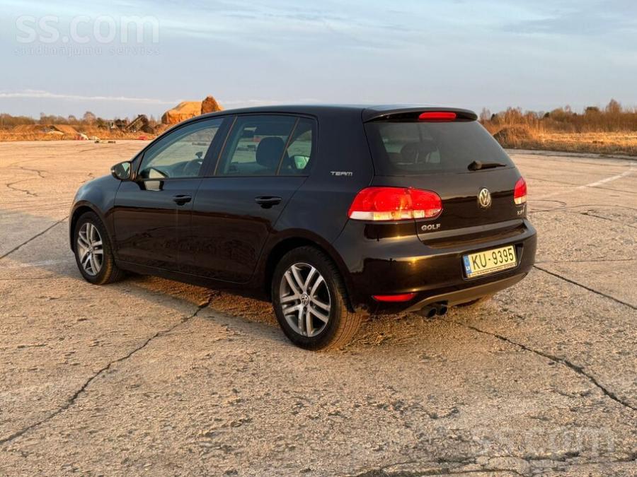 Melns Volkswagen Golf 2010 Rīga, ar dzinēja tilpumu 1.40 L un nobraukumu 0 tūkst. km par 3599 €, foto 4 vietnē AUTOMOTO.COM.LV