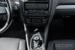 Melns Volkswagen Golf 2010 Rīga, ar dzinēja tilpumu 1.60 L un nobraukumu 334 tūkst. km par 3200 €, foto 9 vietnē AUTOMOTO.COM.LV