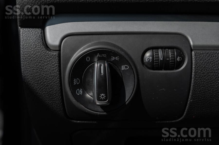 Melns Volkswagen Golf 2010 Rīga, ar dzinēja tilpumu 1.60 L un nobraukumu 334 tūkst. km par 3200 €, foto 11 vietnē AUTOMOTO.COM.LV