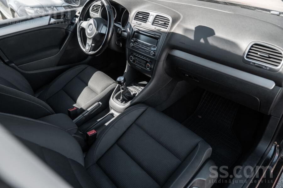 Melns Volkswagen Golf 2010 Rīga, ar dzinēja tilpumu 1.60 L un nobraukumu 334 tūkst. km par 3200 €, foto 16 vietnē AUTOMOTO.COM.LV
