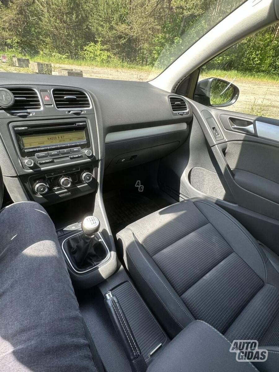 Black Volkswagen Golf 2010 in Vilnius, with an engine capacity of 1.40 L and mileage of 240 thousand km for 2000 €, photo 8 on AUTOMOTO.COM.LV