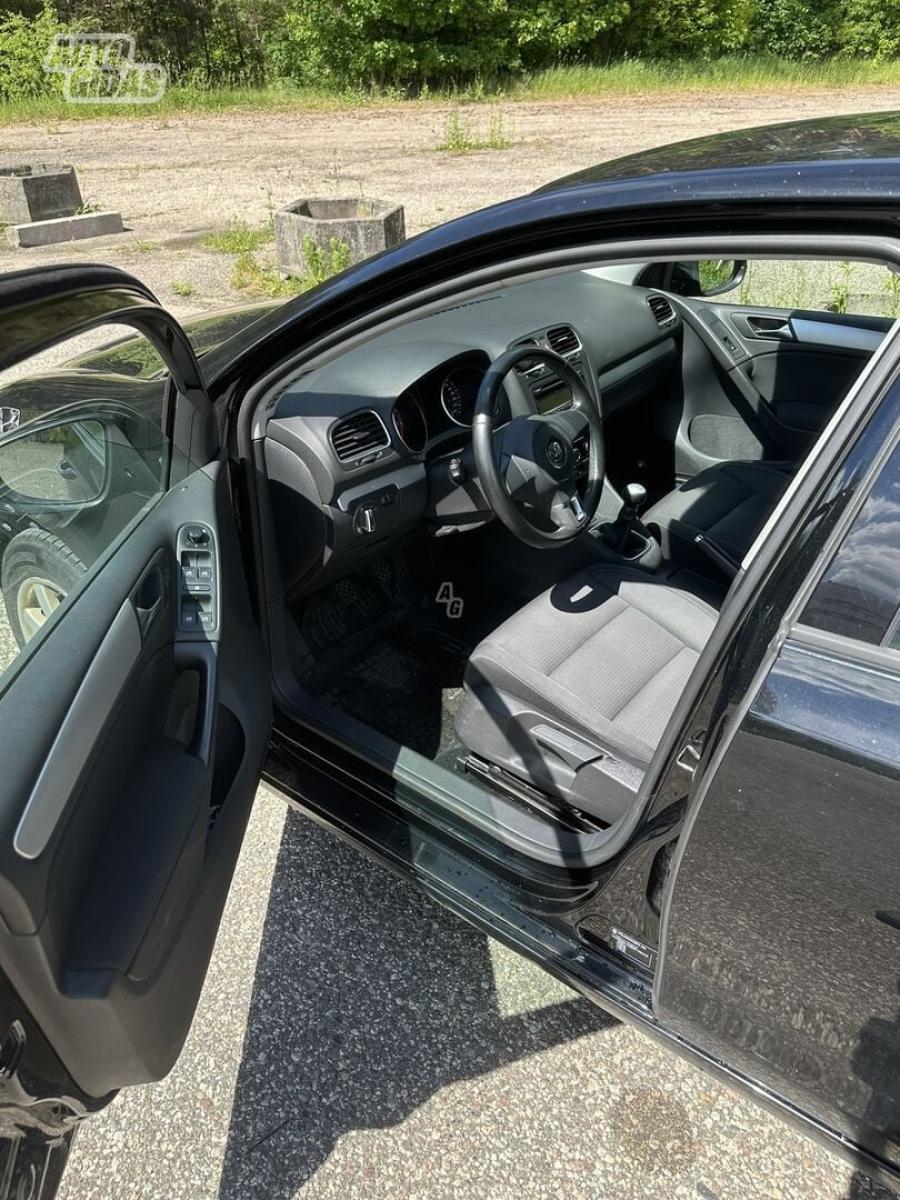 Black Volkswagen Golf 2010 in Vilnius, with an engine capacity of 1.40 L and mileage of 240 thousand km for 2000 €, photo 9 on AUTOMOTO.COM.LV