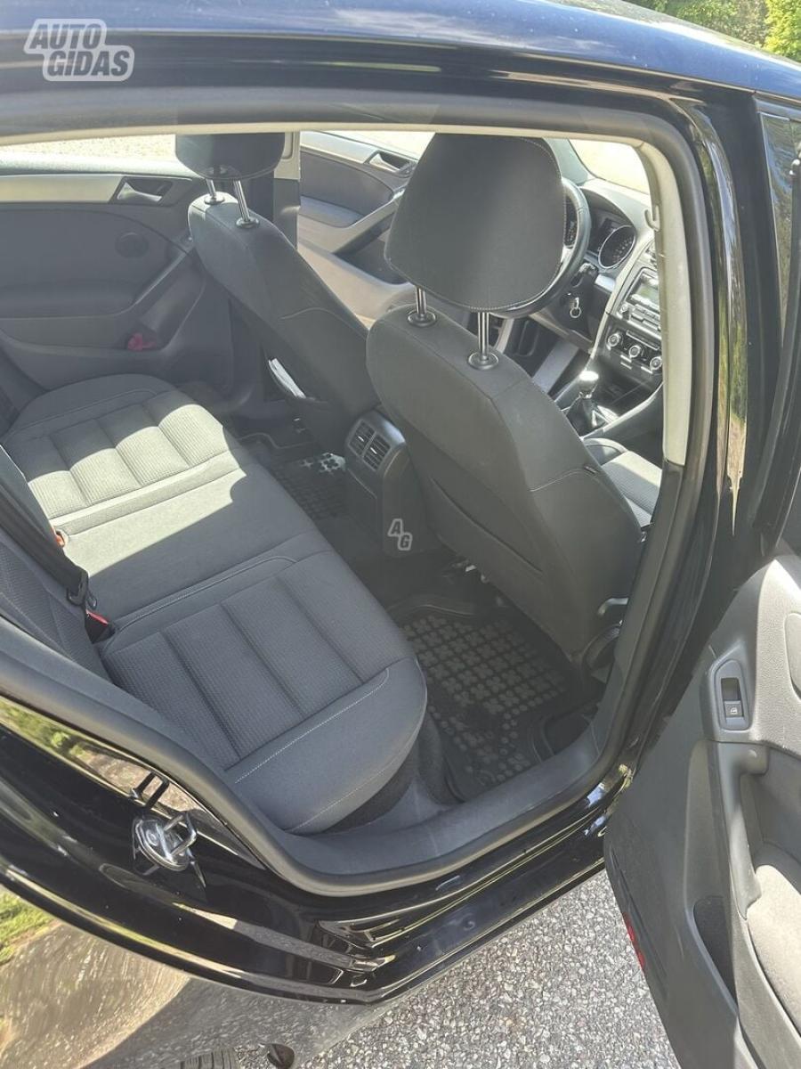 Black Volkswagen Golf 2010 in Vilnius, with an engine capacity of 1.40 L and mileage of 240 thousand km for 2000 €, photo 13 on AUTOMOTO.COM.LV