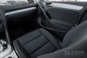 Melns Volkswagen Golf 2010 Rīga, ar dzinēja tilpumu 1.60 L un nobraukumu 334 tūkst. km par 3200 €, foto 8 vietnē AUTOMOTO.COM.LV