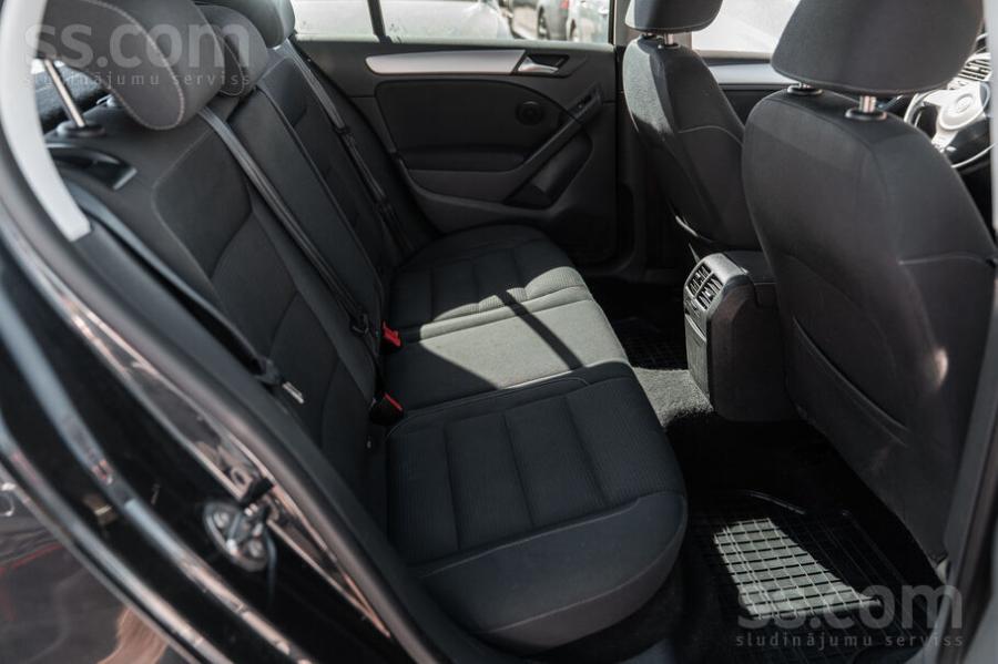 Melns Volkswagen Golf 2010 Rīga, ar dzinēja tilpumu 1.60 L un nobraukumu 334 tūkst. km par 3200 €, foto 17 vietnē AUTOMOTO.COM.LV