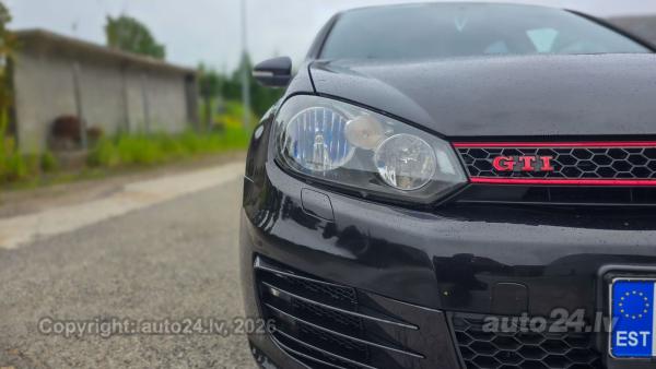 Melns Volkswagen Golf 2010 Tallina, ar dzinēja tilpumu 2.00 L un nobraukumu 199 tūkst. km par 7500 €, foto 1 vietnē AUTOMOTO.COM.LV