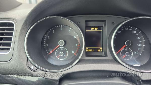 Melns Volkswagen Golf 2010 Tallina, ar dzinēja tilpumu 2.00 L un nobraukumu 199 tūkst. km par 7500 €, foto 8 vietnē AUTOMOTO.COM.LV