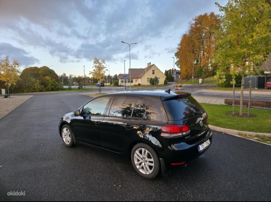 Melns Volkswagen Golf 2010 Pelva, ar dzinēja tilpumu 1.60 L un nobraukumu 325 tūkst. km par 4800 €, foto 14 vietnē AUTOMOTO.COM.LV