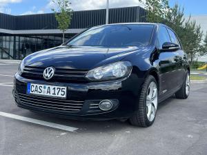 Melns Volkswagen Golf 2010 Kauņa, ar dzinēja tilpumu 1.60 L un nobraukumu 291 tūkst. km par 4350 €, foto  vietnē AUTOMOTO.COM.LV