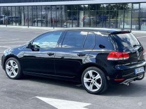Melns Volkswagen Golf 2010 Kauņa, ar dzinēja tilpumu 1.60 L un nobraukumu 291 tūkst. km par 4350 €, foto 9 vietnē AUTOMOTO.COM.LV