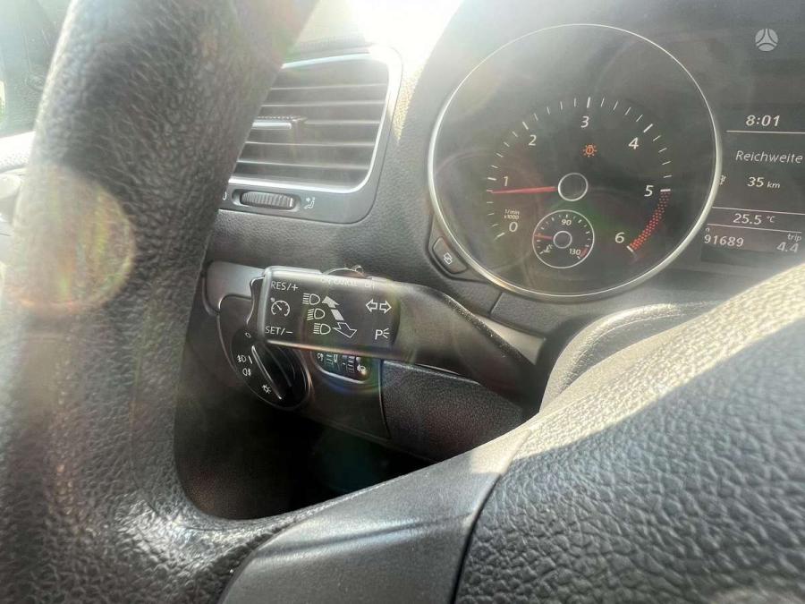 Melns Volkswagen Golf 2010 Kauņa, ar dzinēja tilpumu 1.60 L un nobraukumu 291 tūkst. km par 4350 €, foto 14 vietnē AUTOMOTO.COM.LV
