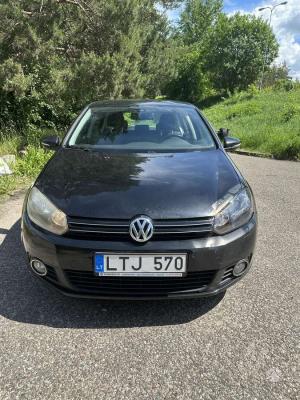 Melns Volkswagen Golf 2010 Viļņa, ar dzinēja tilpumu 1.39 L un nobraukumu 240 tūkst. km par 1200 €, foto  vietnē AUTOMOTO.COM.LV