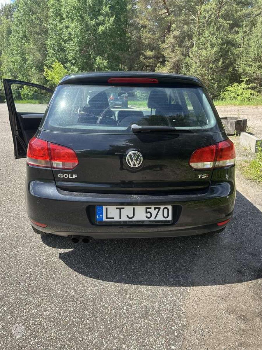 Melns Volkswagen Golf 2010 Viļņa, ar dzinēja tilpumu 1.39 L un nobraukumu 240 tūkst. km par 1200 €, foto 6 vietnē AUTOMOTO.COM.LV