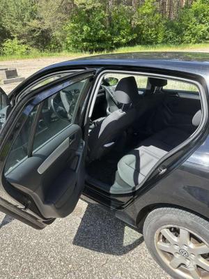 Melns Volkswagen Golf 2010 Viļņa, ar dzinēja tilpumu 1.39 L un nobraukumu 240 tūkst. km par 1200 €, foto 11 vietnē AUTOMOTO.COM.LV
