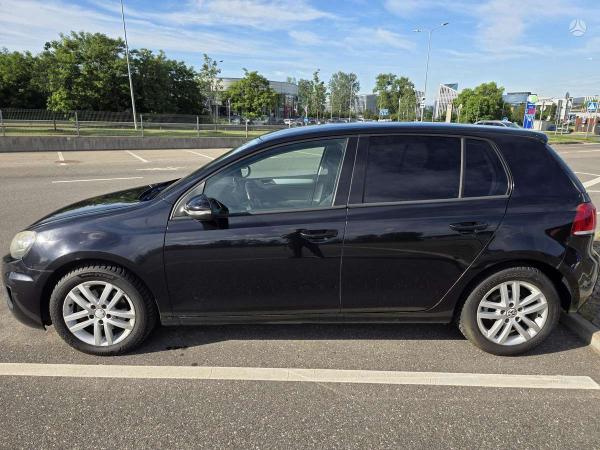 Melns Volkswagen Golf 2010 Viļņa, ar dzinēja tilpumu 1.97 L un nobraukumu 282 tūkst. km par 4200 €, foto 7 vietnē AUTOMOTO.COM.LV