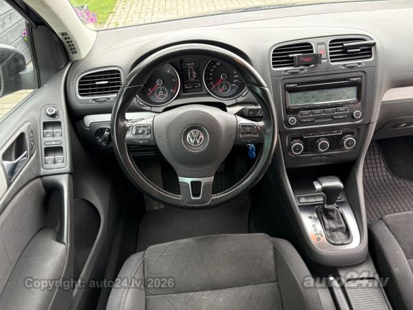 Melns Volkswagen Golf 2010 Tallina, ar dzinēja tilpumu 1.60 L un nobraukumu 367 tūkst. km par 3200 €, foto 4 vietnē AUTOMOTO.COM.LV