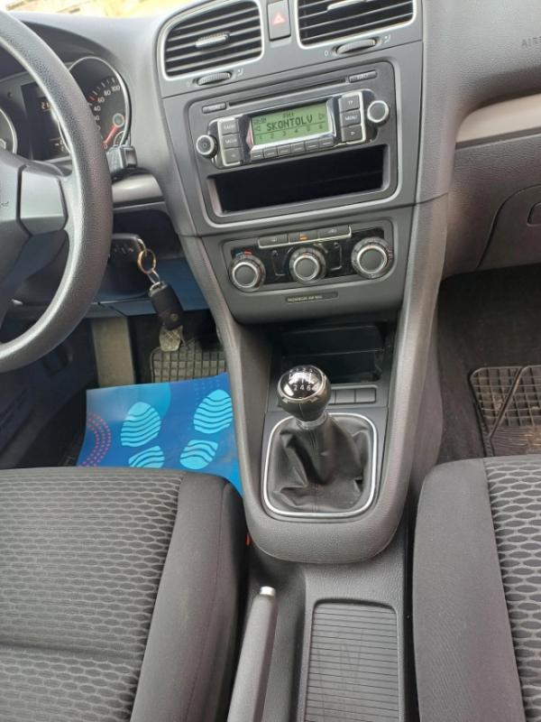 Black Volkswagen Golf 2010 in Riga, with an engine capacity of 1.20 L and mileage of 213 thousand km for 3450 €, photo 5 on AUTOMOTO.COM.LV