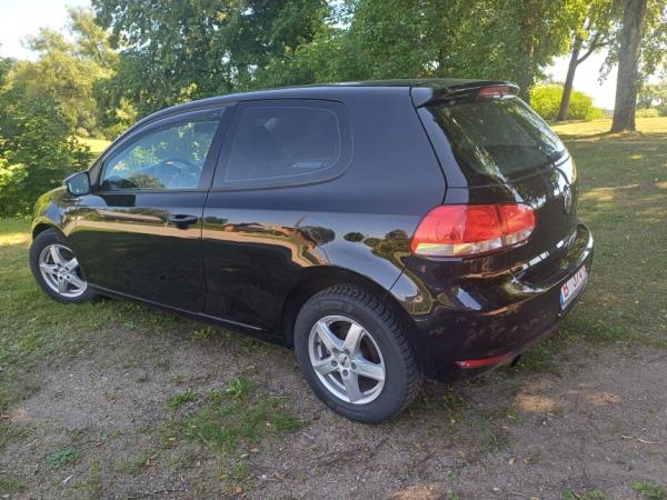 Black Volkswagen Golf 2010 in Riga, with an engine capacity of 1.20 L and mileage of 213 thousand km for 3450 €, photo 10 on AUTOMOTO.COM.LV