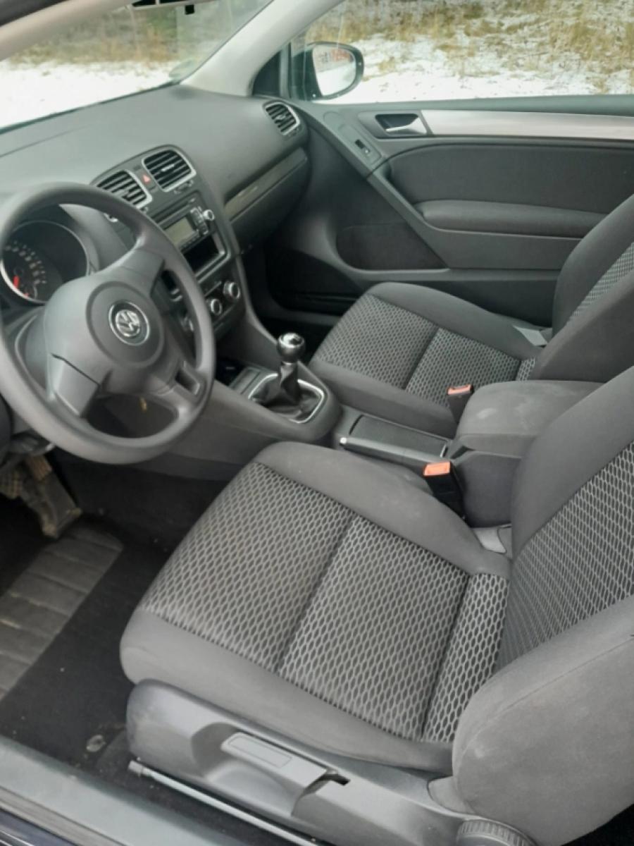 Melns Volkswagen Golf 2010 Rīga, ar dzinēja tilpumu 1.20 L un nobraukumu 213 tūkst. km par 3450 €, foto 12 vietnē AUTOMOTO.COM.LV