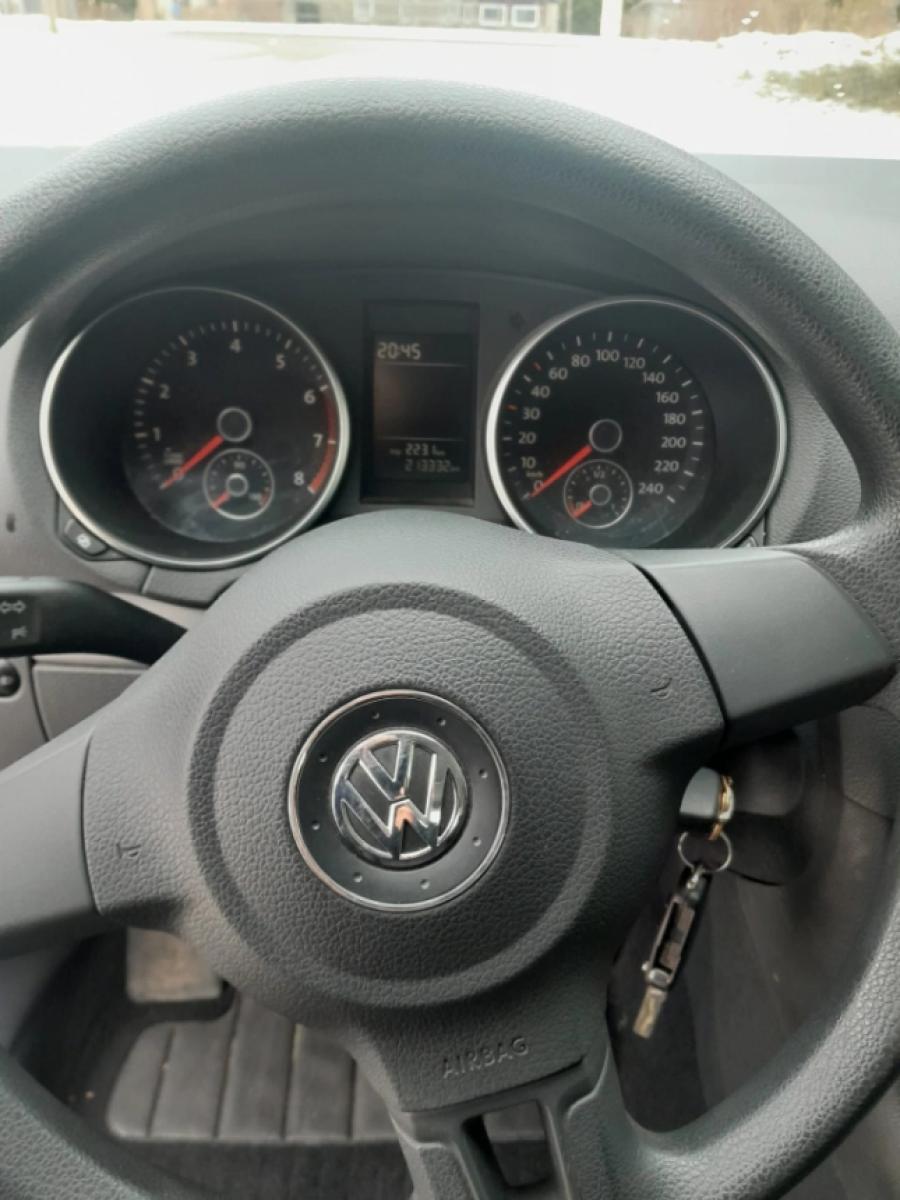 Melns Volkswagen Golf 2010 Rīga, ar dzinēja tilpumu 1.20 L un nobraukumu 213 tūkst. km par 3450 €, foto 15 vietnē AUTOMOTO.COM.LV