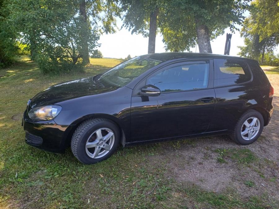 Melns Volkswagen Golf 2010 Rīga, ar dzinēja tilpumu 1.20 L un nobraukumu 213 tūkst. km par 3450 €, foto 21 vietnē AUTOMOTO.COM.LV