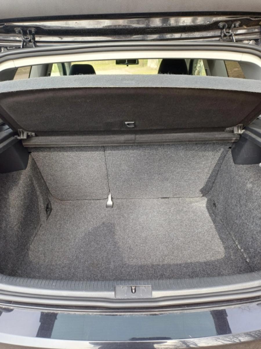 Melns Volkswagen Golf 2010 Rīga, ar dzinēja tilpumu 1.20 L un nobraukumu 213 tūkst. km par 3450 €, foto 22 vietnē AUTOMOTO.COM.LV