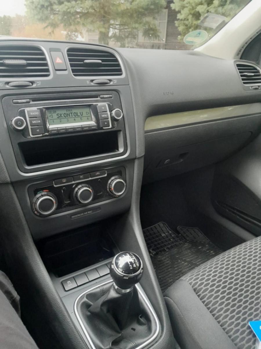 Melns Volkswagen Golf 2010 Rīga, ar dzinēja tilpumu 1.20 L un nobraukumu 213 tūkst. km par 3450 €, foto 28 vietnē AUTOMOTO.COM.LV