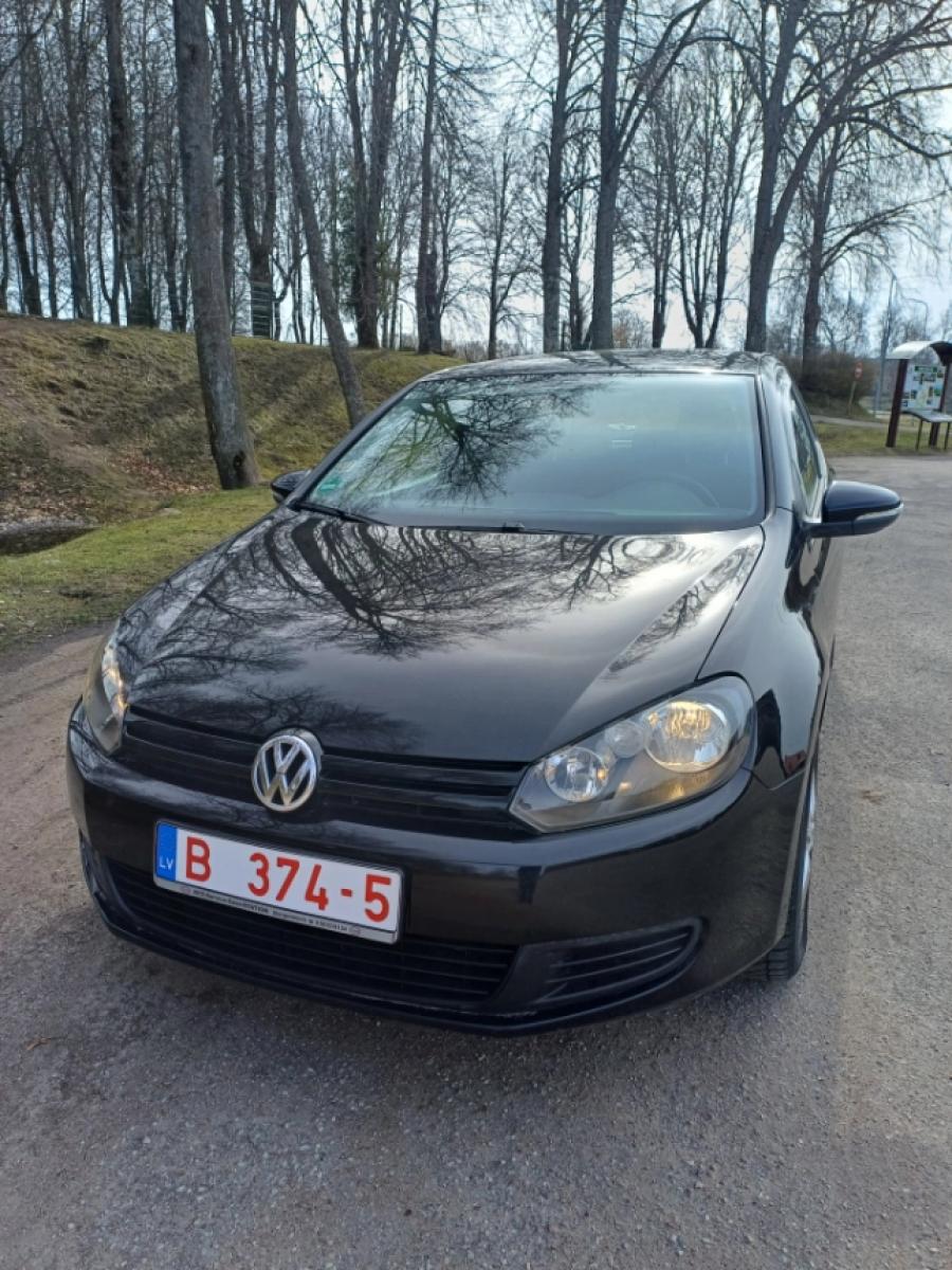 Melns Volkswagen Golf 2010 Rīga, ar dzinēja tilpumu 1.20 L un nobraukumu 213 tūkst. km par 3450 €, foto 29 vietnē AUTOMOTO.COM.LV