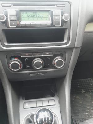 Melns Volkswagen Golf 2010 Rīga, ar dzinēja tilpumu 1.20 L un nobraukumu 213 tūkst. km par 3450 €, foto 31 vietnē AUTOMOTO.COM.LV
