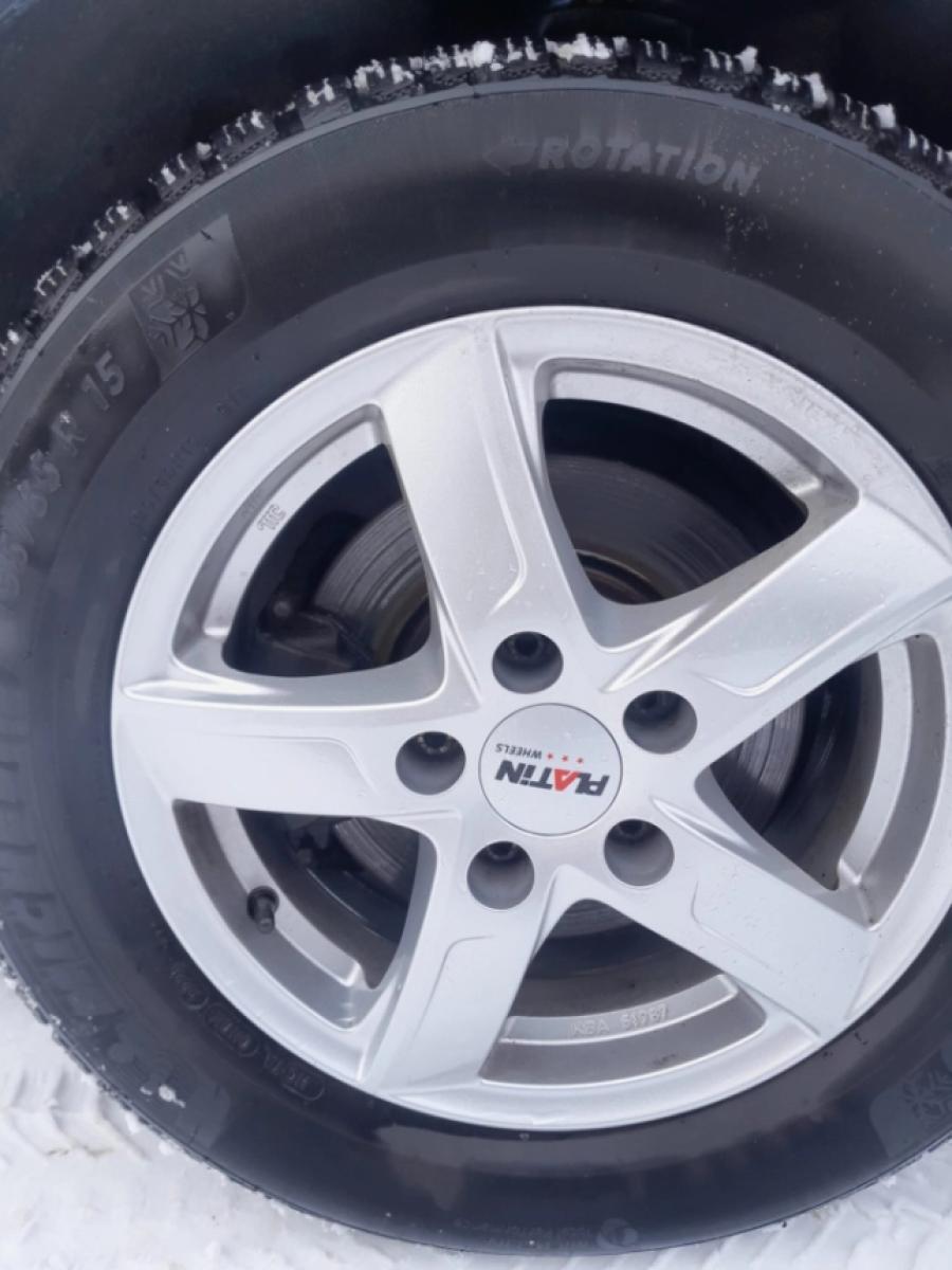 Melns Volkswagen Golf 2010 Rīga, ar dzinēja tilpumu 1.20 L un nobraukumu 213 tūkst. km par 3450 €, foto 35 vietnē AUTOMOTO.COM.LV