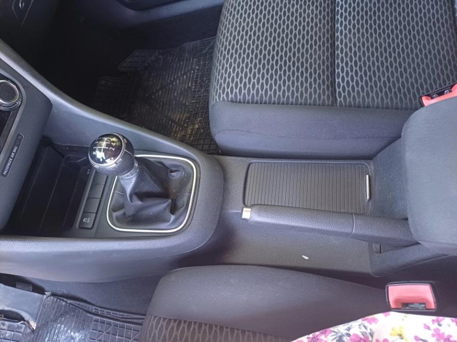 Melns Volkswagen Golf 2010 Rīga, ar dzinēja tilpumu 1.20 L un nobraukumu 213 tūkst. km par 3450 €, foto 38 vietnē AUTOMOTO.COM.LV