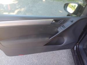 Melns Volkswagen Golf 2010 Rīga, ar dzinēja tilpumu 1.20 L un nobraukumu 213 tūkst. km par 3450 €, foto 41 vietnē AUTOMOTO.COM.LV
