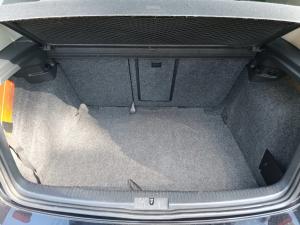 Black Volkswagen Golf 2010 in Riga, with an engine capacity of 1.60 L and mileage of 201 thousand km for 4990 €, photo 4 on AUTOMOTO.COM.LV