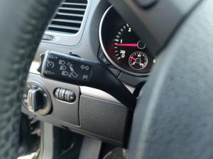 Black Volkswagen Golf 2010 in Riga, with an engine capacity of 1.60 L and mileage of 201 thousand km for 4990 €, photo 5 on AUTOMOTO.COM.LV