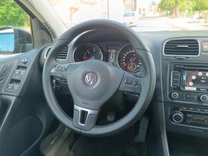 Black Volkswagen Golf 2010 in Riga, with an engine capacity of 1.60 L and mileage of 201 thousand km for 4990 €, photo 9 on AUTOMOTO.COM.LV