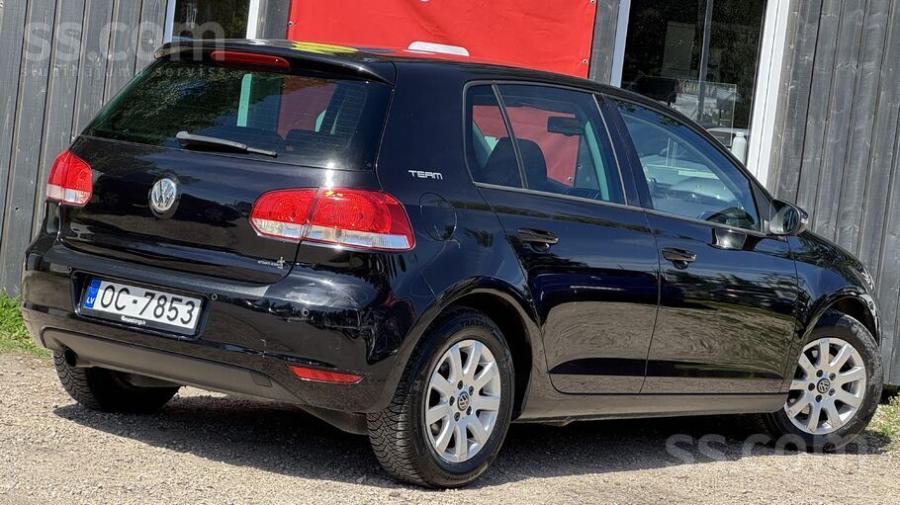 Melns Volkswagen Golf 2010 Rīga, ar dzinēja tilpumu 1.60 L un nobraukumu 342 tūkst. km par 3200 €, foto 4 vietnē AUTOMOTO.COM.LV
